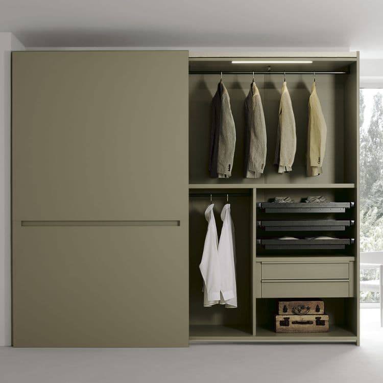 Should You Have Backs on Fitted Wardrobes?