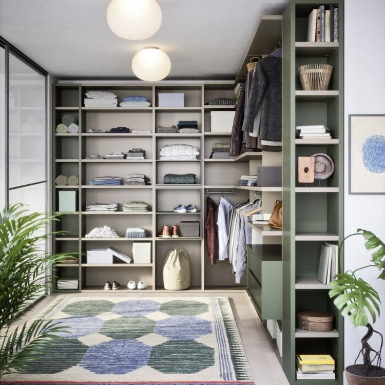 How to Turn a Small Room into a Walk-In Wardrobe?