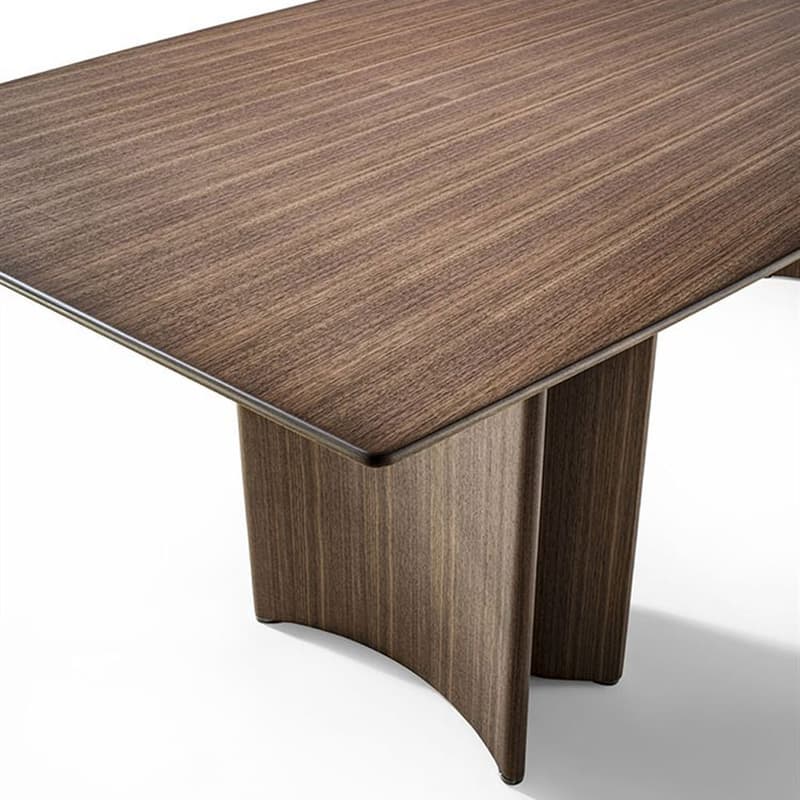 Alan Dining Table | Porada | FCI London