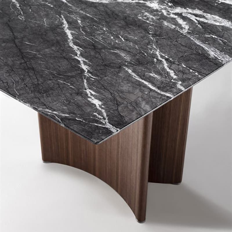 Alan Dining Table | Porada | FCI London