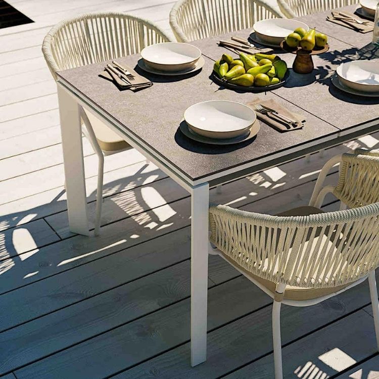 7 Modern Outdoor Ceramic Tables