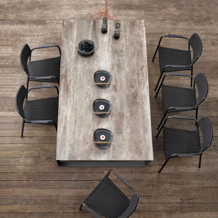 7 Modern Outdoor Ceramic Tables