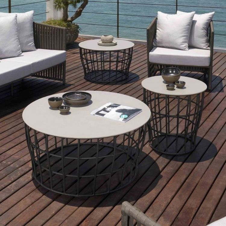7 Modern Outdoor Ceramic Tables