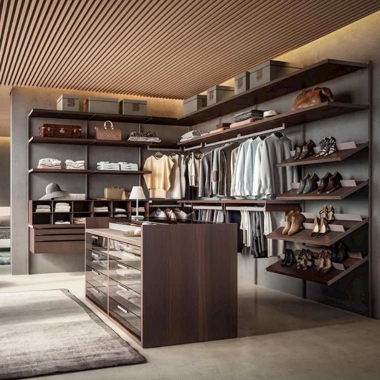What Is a Good Size For a Walk-in Wardrobe?
