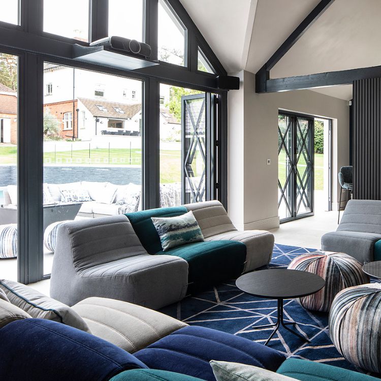 How to Style a Room with Low Ceilings? 6 Tips from Our Team