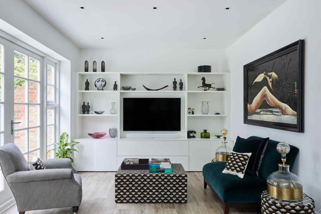 5 Expert Tips on Arranging Two Sofas in the Living Room