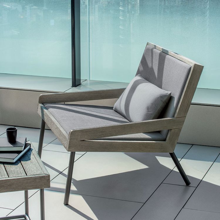 What Is The Best Type Of Outdoor Chair To Sit In All Day?