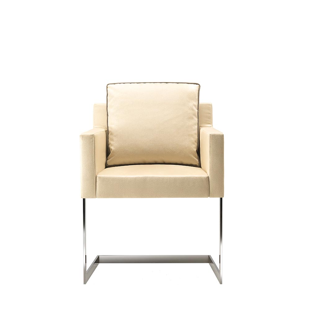 Versus Armchair | Silvano Luxury | FCI London