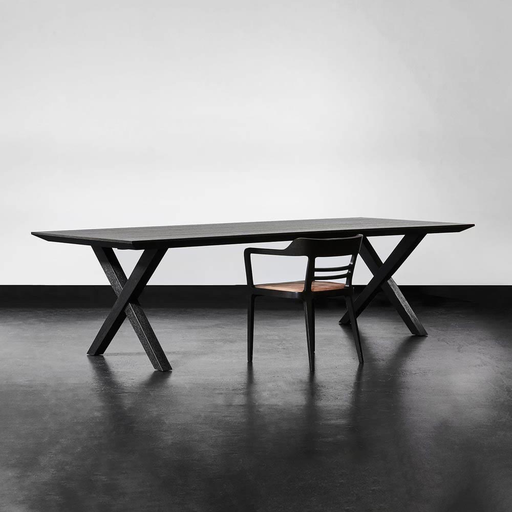Raphael Dining Table | Xvl | FCI London